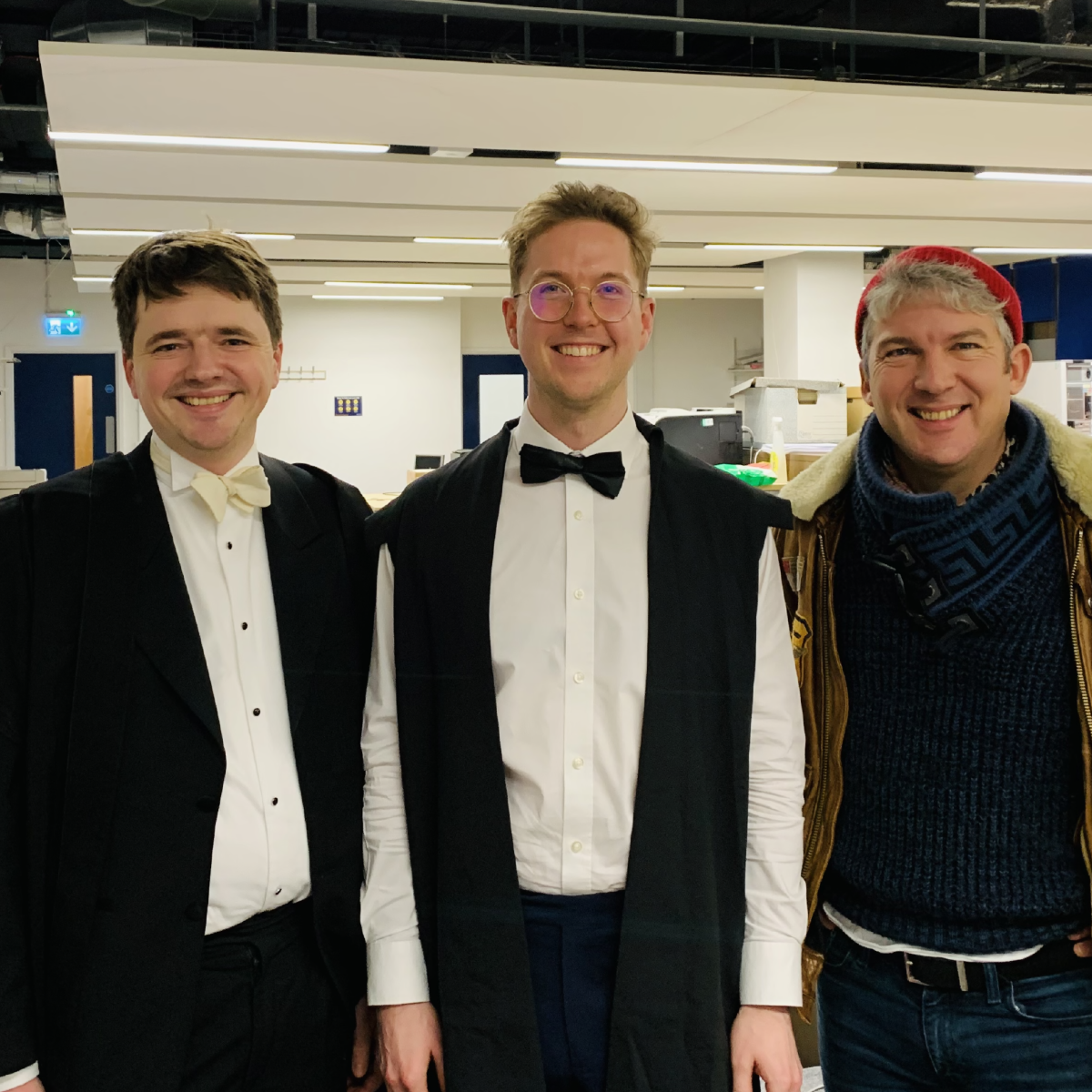 Robert Toth successfully defends his D.Phil. thesis | mrcbndu